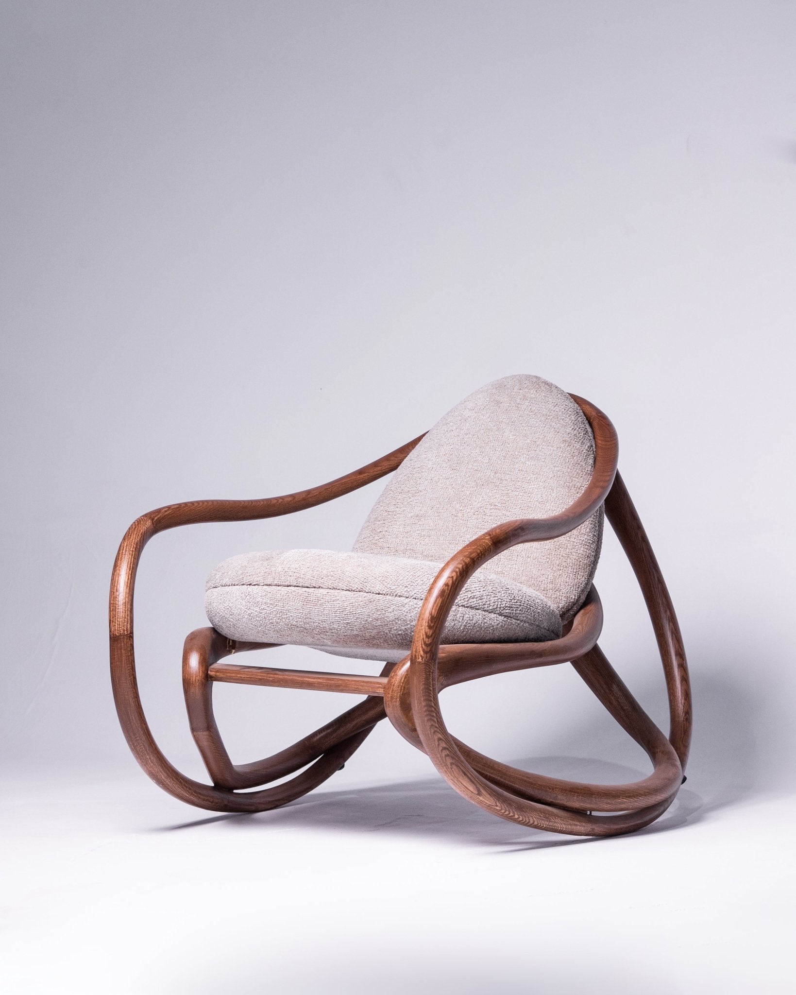 Curved Chair | Modern Bentwood Rocking Chair Design | Mahogni
