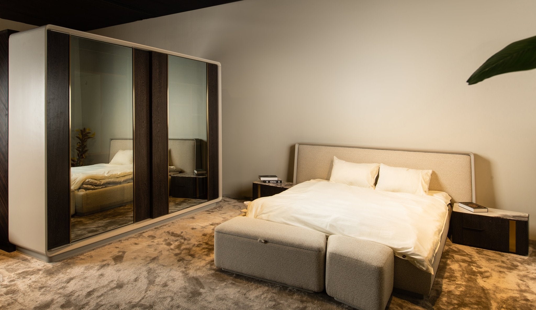 Kavar Bedroom – Mahogni
